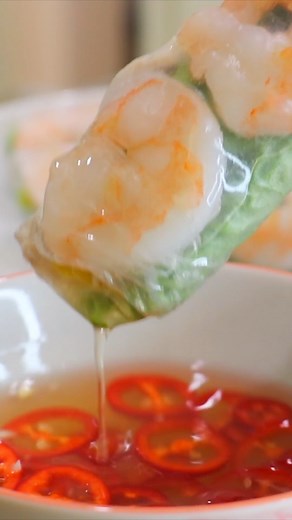 You’ll Love These Vietnamese Fresh Spring Rolls! 🌿 📝 Full Video Printable Recipe: https://cicili.tv/vietnamese-fresh-spring-rolls/ Serves: 24 rolls Prep time: 2 hours Cook time: 45 minutes For the fresh spring rolls: 1 pound pork belly (or substitute with other cuts) 3 slices ginger 1 pound shrimp, peeled and deveined 7 ounces rice vermicelli noodles, soaked in water for 20 minutes 24 rice paper wrappers (bánh tráng) ½ head lettuce 1½ cups mint leaves 1 cucumber, cut into strips 1½ cups bean s